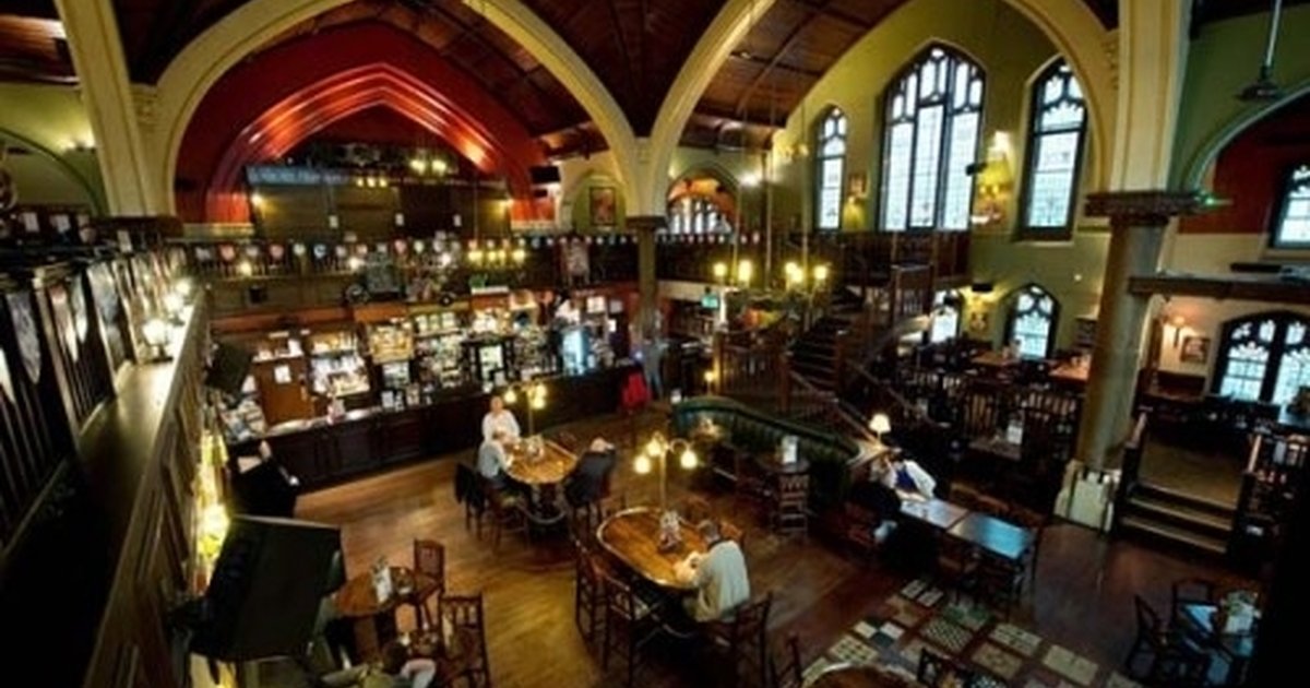 Parókia – Templomépítők