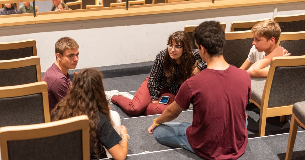 Parókia – Szemüveg, amin keresztül látom a világot (videó)